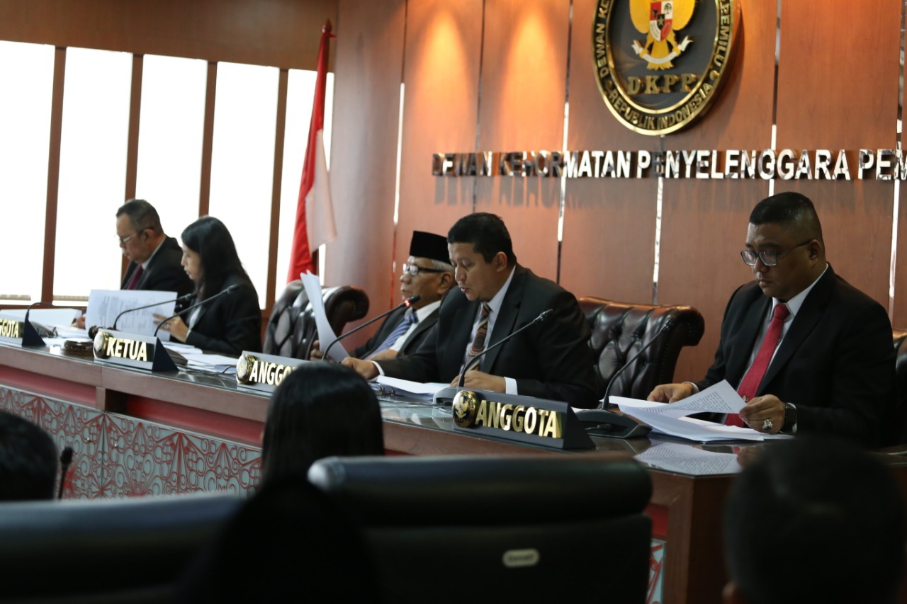 DKPP Berhentikan Secara Tetap Satu Anggota KIP Kabupaten Aceh Selatan ... DKPP Berhentikan Secara Tetap Satu Anggota KIP Kabupaten Aceh Selatan ...