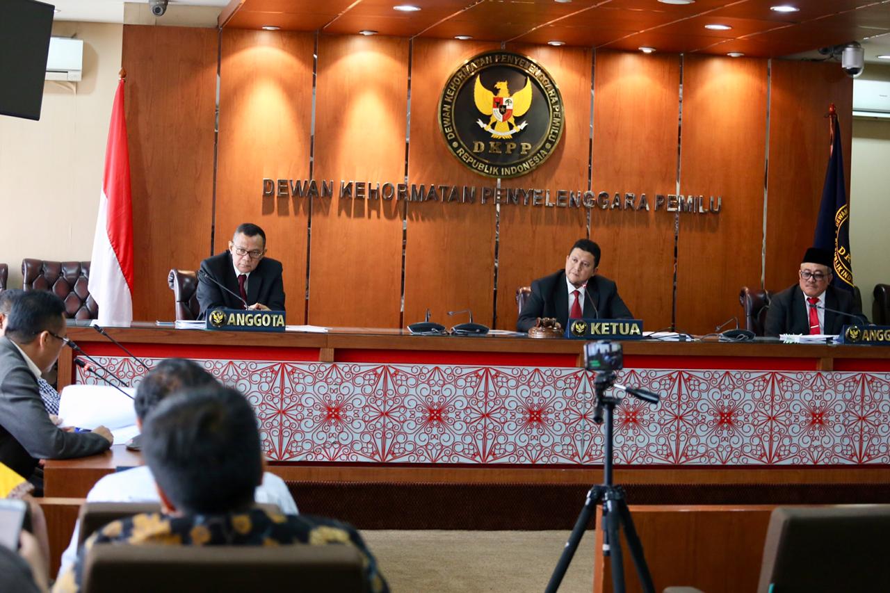 Dkpp Periksa Ketua Dan Anggota Kpu Ri Karena Dugaan Loloskan Mulan