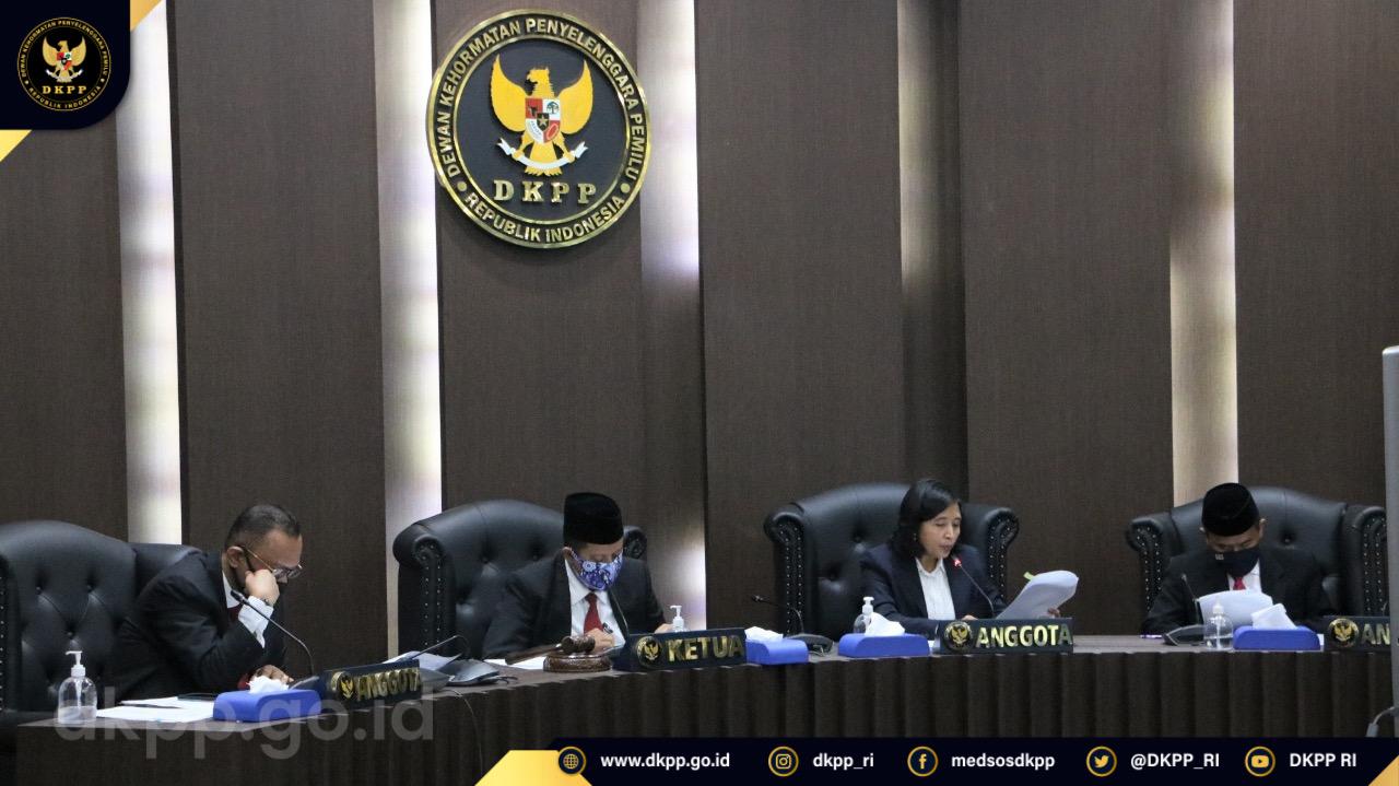 Terbitkan Surat Tidak Sesuai Hasil Pleno, DKPP Berhentikan Ketua KIP ... Terbitkan Surat Tidak Sesuai Hasil Pleno, DKPP Berhentikan Ketua KIP ...